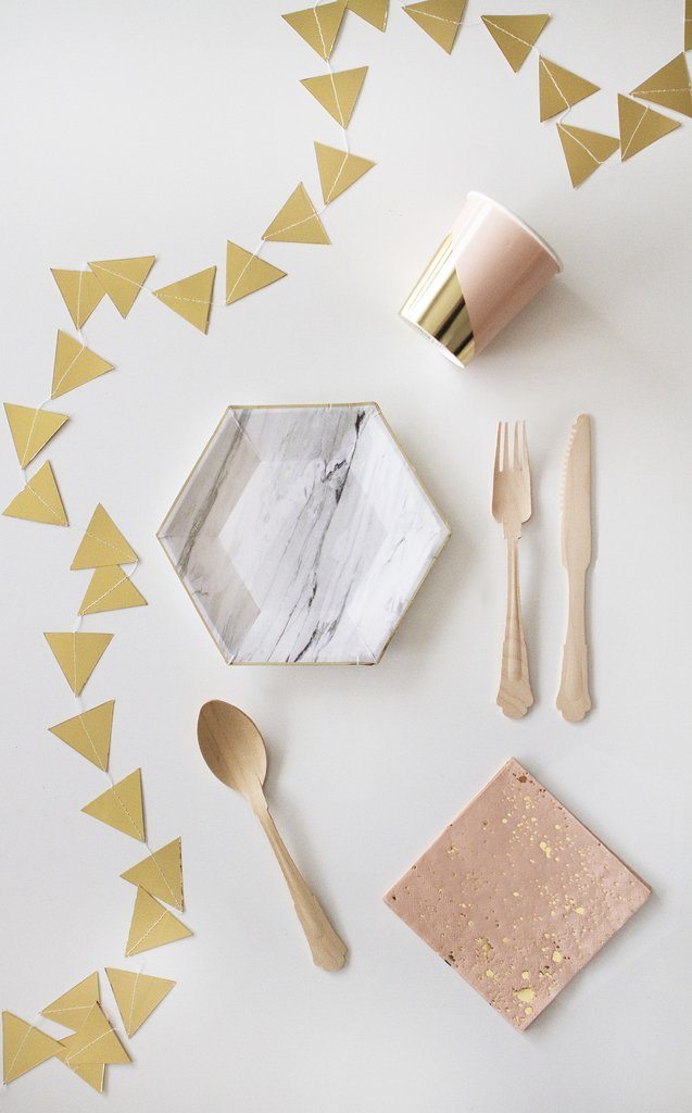 Harlow & Grey White Marble Small Paper Plates – Revelry Goods