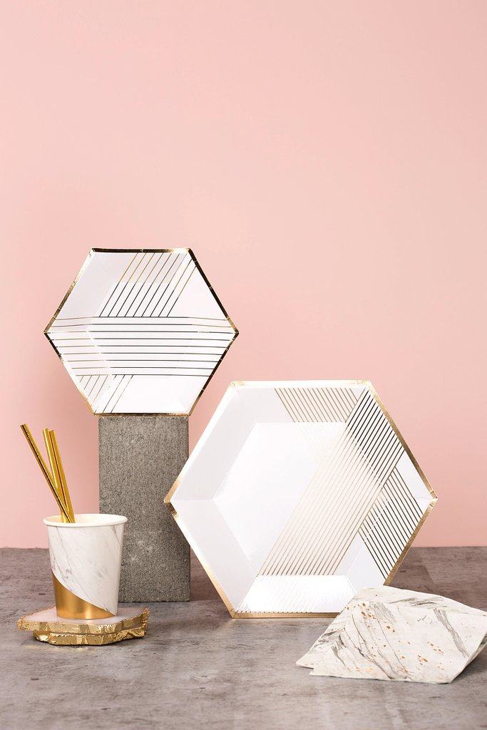 Harlow & Grey White Marble Small Paper Plates – Revelry Goods